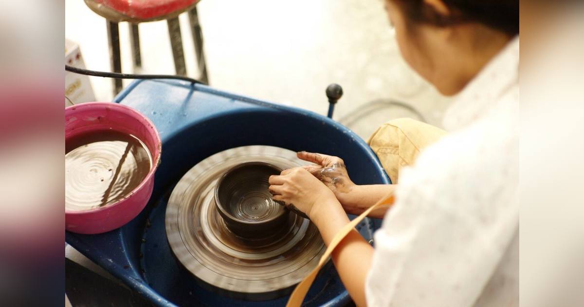 Basic Wheel-Throwing Workshop with PEANUTgirl | Eventpop